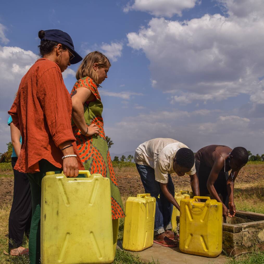 Fighting with the poor - Volunteer in Africa or Asia | Go Overseas