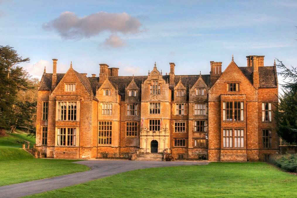 Semester at Wroxton College - An American College in England | Go Overseas