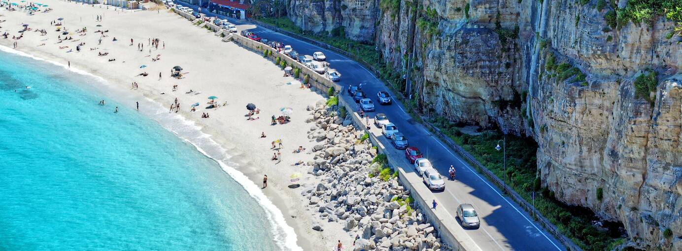 10 Best Summer Study Abroad Programs in 2025 | Go Overseas