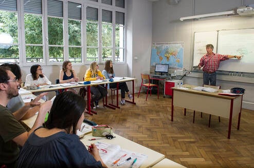 Study Abroad Programs in France | Go Overseas